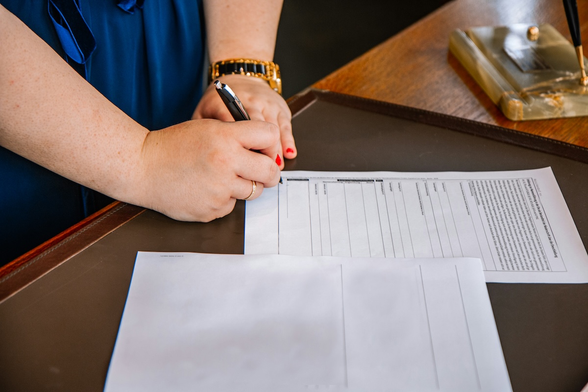 10 Key Considerations of Professional HOA Contracts | Nowack Howard